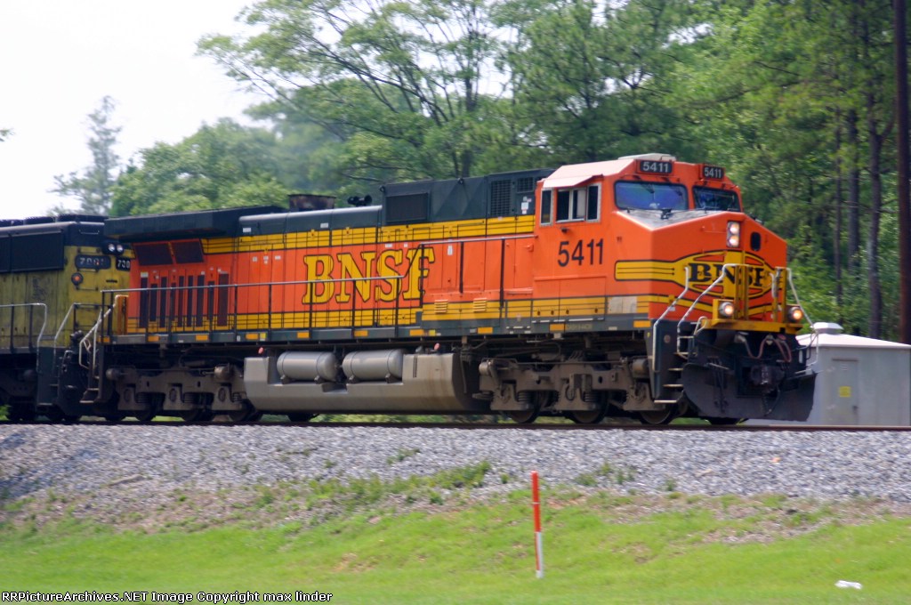 BNSF 5411